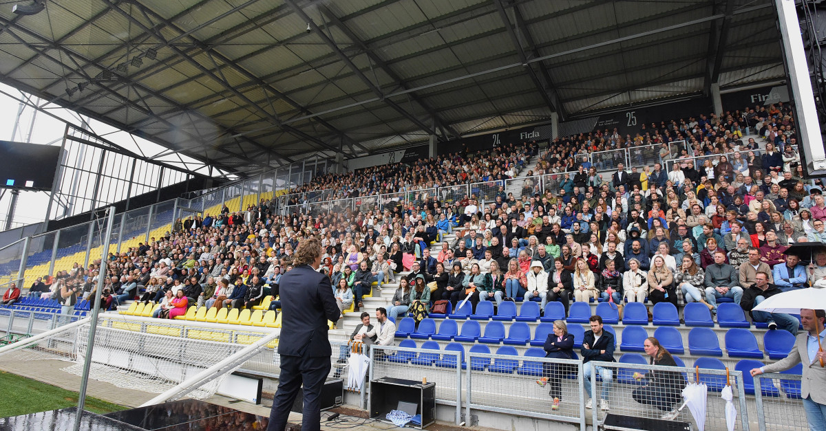 Ontmoeten, inspireren en vieren op eerste grote Medewerkersdag van ...